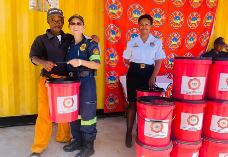 COMMUNITY EMERGENCY RESPONSE TEAMS GET TOOLS TO FIGHT FIRES | Joburg City